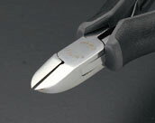 型番EA535KC-12 商品説明●メーカー…KNIPEX（クニペックス）●型番…7722115ESD●全長…115mm●直刃●表面抵抗…1×10^5〜1×10^12Ω●仕上げ…高級磨き●切断能力…軟線φ0.3〜1.3mm●刃硬度…HRC5...