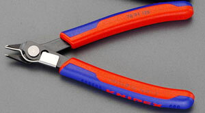 型番EA535KF-3 商品説明●メーカー…KNIPEX（クニペックス）●型番…7881125●全長…125mm●斜刃●切断能力…軟線：φ0.2〜1.6mm、中硬線：φ1.2mm、硬線：φ0.6mm●刃硬度…HRC64●ハンドル…コンフォー...