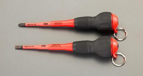 型番EA557BL-10 商品説明●サイズ(mm)…(＋)#2×6.0(−)6.0×0.9(2本組)●軸長(mm)…100●1000V絶縁●落下防止リング付●グリップエンドが手の平に収まりスムーズに回転し指先での早回しができる「クイックター...