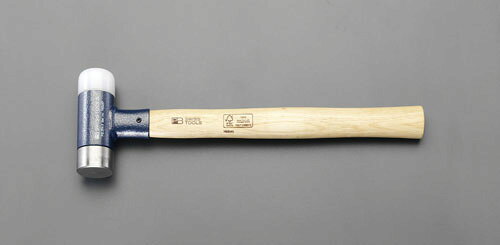 型番EA570A-16 商品説明●メーカー…PBSWISSTOOLS●型番…PB304.6●頭径…50mm●頭長…110mm●全長…390mm●全重量…1130g●材質…ヘッド：スチール(平型)/ナイロン(円型)、柄：ヒッコリー●替ヘッド…...