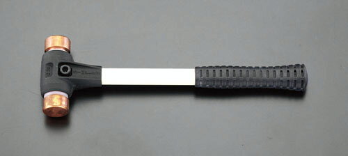 型番EA575HB-1 商品説明●材質…頭：銅、柄：ファイバーグラス(ゴムグリップ付)●頭径…30mm●全重量…680g●全長…300mm●ヘッド交換方法…ホルダー部分のインヘックスネジを外すとホルダーが2つに分かれるので、新しいヘッドと交...