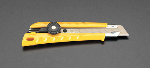 型番EA589BG 商品説明●メーカー…オルファ（OLFA）●型番…163B●左利き用カッターです。●材質…本体：ABS樹脂、刃：SK-120●様式…ねじ止式●全長…145mm●刃幅…18mm●刃厚…0.8mm●重量…100g●用途…厚物も...