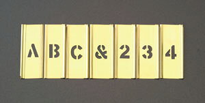 型番EA591BX-1 商品説明●〈セット内容〉…アルファベッド(A-Z)：26枚、数字(1〜0)：10枚、コンマ・アポストロフィー・ダッシュ・＆：各1枚、ピリオド：2枚、スペース大：2枚、スペース小：1枚(合計：45枚)●材質…真鍮●文字...