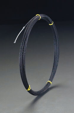 型番EA597BH-2 商品説明●テープサイズ…φ5.7mm×30m●リードヘッド径…先端：φ9mm、末端：φ9mm●使用荷重…2.9kN(295kgf)●材質…ポリエステル●スチール製リードヘッド付●細いラインと太いラインを撚り合わせる画...