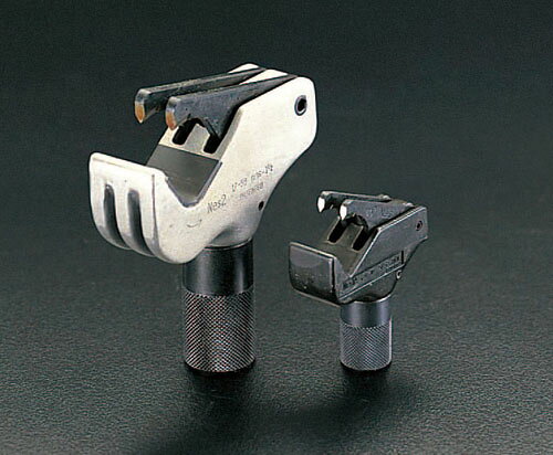 型番EA603-2 商品説明●＜セット内容＞…●EA603(能力4〜18mm)●EA603B(能力17〜38mm)●替刃(各1セット)●刃先角度…60°●ミリねじ、UNFねじ対応●材質…工具鋼 ★注意事項★商品画像に複数商品が載っており、番...