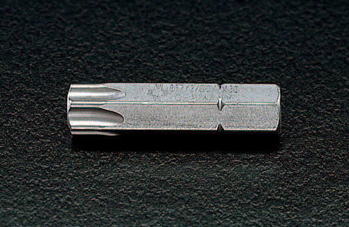 型番EA611AA-30 商品説明●六角シャンク…1/4”●イジリ止め付●サイズ…T30●全長…25mm ★注意事項★商品画像に複数商品が載っており、番号やアルファベットが記載されている商品がございます。その場合は、「商品番号の末尾」に記載...