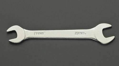 型番EA615AD-19 商品説明●サイズ…22×23mm●厚み…3mm●全長…200mm●材質…カーボンスチール ★注意事項★商品画像に複数商品が載っており、番号やアルファベットが記載されている商品がございます。その場合は、「商品番号の末...