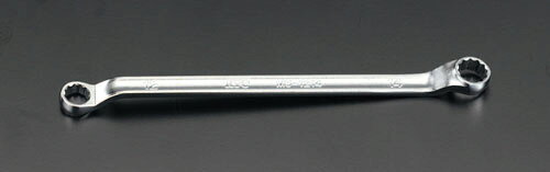 型番EA616B-17 商品説明●12ポイント●材質…工具鋼●45°タイプ●サイズ(mm)…22×24●全長(mm)…334 ★注意事項★商品画像に複数商品が載っており、番号やアルファベットが記載されている商品がございます。その場合は、「商...