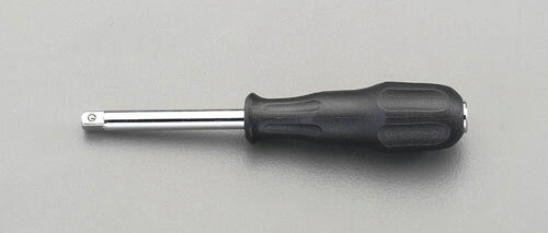 型番EA617CK-6 商品説明●差込角…1/4”●軸長…65mm●全長…150mm●グリップエンドに1/4″の差し込み穴がついており、スライドTバー等と組み合わせることもできます。●エルゴノミクスデザインの握り易い樹脂グリップを採用。 ★...