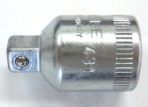型番EA617YR-1A 商品説明●メス…3/8”●オス…1/4”●全長…28mm●ソケット部外径…17.2●重量…26g●1/4"DRのソケット等を3/8"DRラチェット等に装着する際に使用する高品質なHPQシリーズのアダプター。●側面ロ...