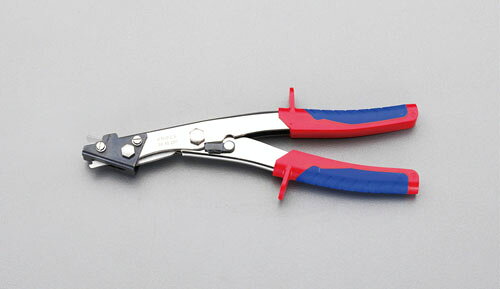 型番EA627 商品説明●メーカー…KNIPEX（クニペックス）●型番…9055280●切断能力…アルミ、銅：1.2mm、プラスチック：2.0mm●切断幅…2.7mm●本体材質…特殊工具鋼、圧延、油焼き入れ●仕上げ…ニッケルメッキ●ブレード...