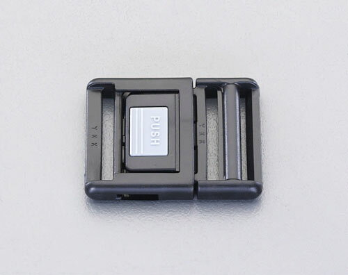 型番EA628RB-25 商品説明●材質…プラスチック●フロントプッシュリリースタイプ●適用バンド幅（A）…25mm●サイズ（B×C×D）…32×50×9mm ★注意事項★商品画像に複数商品が載っており、番号やアルファベットが記載されている...