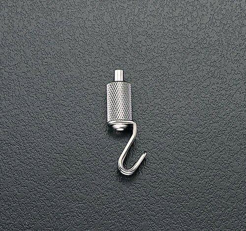 型番EA628SH-1 商品説明●適合ワイヤーロープ径…0.8〜1.5mm●材質…金具：真鍮（C3602）、フック：SPCC●仕上…ニッケル●フック幅…3.5mm●全長…42mm●サイズ…A：42　B：10mm　C：3.5mm●重量…11....