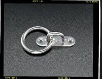 型番EA638DF-3 商品説明●材質…SUS304●リング線径…3mm●リング内径…25mm●プレートサイズ…9×27mm●穴径…2.2mm●使用荷重…3kg ★注意事項★商品画像に複数商品が載っており、番号やアルファベットが記載されてい...