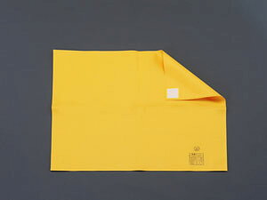 型番EA640ZM-2 商品説明●メーカー…渡部工業●型番…353●サイズ…680×1200mm●使用電圧…7000V以下●定期自主検査…対象品●試験電圧…　20000V/分●厚み…1.1mm●材質…EVA樹脂●厚生労働省検定合格品(定期自...