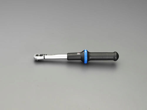 型番EA723TA-1 商品説明●精度…±3％●差込角…1/4”●ギア数…45歯●送り角…8°●トルク範囲…5〜25N・m●最小目盛…1N・m●設定可能範囲…0.1N・m単位●全長…290mm●重量(g)…420●ラチェット部は左右切替式●...