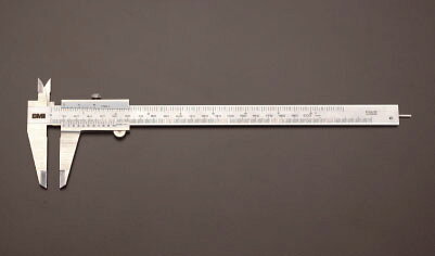 型番EA725-1 商品説明●ステンレス製●最小目盛…0.05mm●測定範囲…0〜150mm●ジョウ長さ…40mm ★注意事項★商品画像に複数商品が載っており、番号やアルファベットが記載されている商品がございます。その場合は、「商品番号の末...