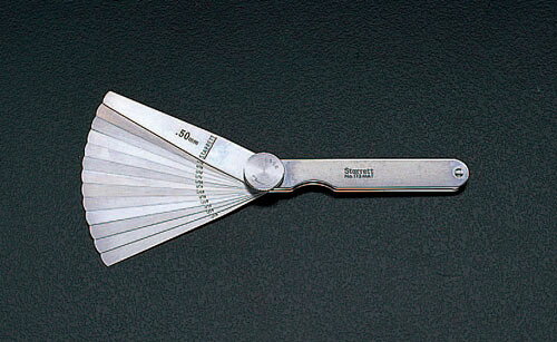 型番EA725RA-3 商品説明●リーフ長…77mm●サイズ…0.03・0.04・0.05・0.06・0.07・0.08・0.09・0.10・0.15・0.20・0.30・0.40・0.50mm●13枚組●焼入鋼 ★注意事項★商品画像に複数...