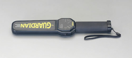 型番EA760FE-2 商品説明●感度調整…2段階●周波数設定…3段階●電源…9V電池(EA758YB-9V)×1個　　　　　　　(別売)●全長…425mm●重量…360g●ブザーモードと　　サイレントバイブレーションモードの　　切替えがで...