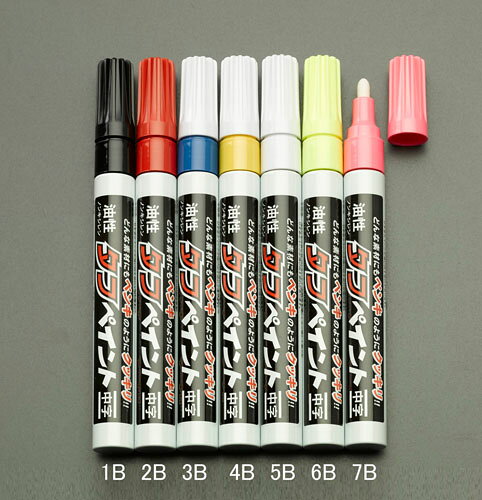 型番EA765MT-5B 商品説明●油性ペイントマーカー●中字●インク色…白●線幅…1.8〜2.5mm●サイズ…φ15×145(H)mm●インキ成分…油性顔料（ノンキシレン）●材質…本体：アルミ、先軸・キャップ：PP●重量…21g●入数…1...
