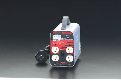型番EA815ZE-2 商品説明●メーカー…日動工業●型番…RTB-200D-100V●降圧専用型●容量…2.0kVA●入力電圧…単相200V●出力電圧…単相100V●出力コンセント…4個●サイズ…120×220×185(H)mm●重量…8...