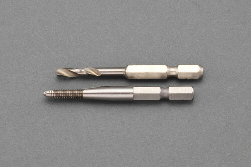 型番EA829BD-3 商品説明●六角軸ポイントタップ＆ドリル●ドリルサイズ…2.5mm●タップサイズ…M3.0×0.5mm●対応加工材厚み…3mm以下●回転数…鉄工：1000rpm、非鉄・樹脂：1500rpm●全長…62mm●呼び…M3●...