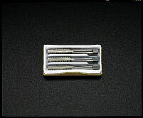 型番EA829EG-4 商品説明●＜セット内容＞…3本組●呼び：M4×0.7（先）●呼び：M4×0.7（中）●呼び：M4×0.7（仕上）●材質…SKH●JIS級●全長…52mm●(■)幅…4mm●組合せ…先：喰付9P中：喰付5P仕上げ：喰付...