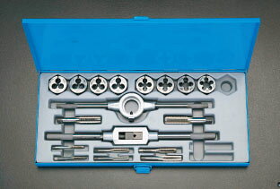 型番EA829M-3 商品説明●＜セット内容＞…●ダイス（細目）：M6×0.75●ダイス（並目）：M6×1.0●ダイス（細目）：M8×1.0●ダイス（並目）：M8×1.25●ダイス（細目）：M10×1.25●ダイス（細目）：M12×1.5●...