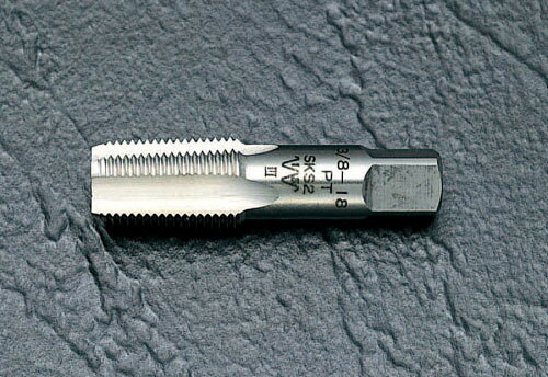 型番EA829P-1 商品説明●JIS級●パイプ用テーパーねじ●材質…SKS_2●呼び…PT1/8”×28●全長…55mm●(■)幅…6mm●●材質：SKH(JIS)とは、高速度工具鋼（HSS）を意味します。クロムを多く添加しておりより高い...