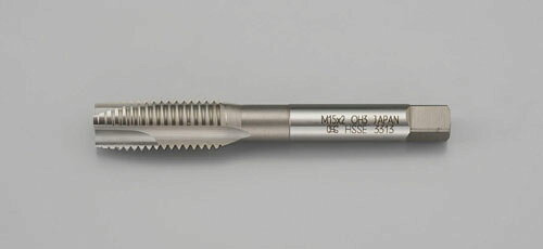 型番EA829PC-22C 商品説明●材質…高バナジウムハイス(HSSE)●食付…5P●溝数…3●呼び…M22×1.5●全長…115mm●シャンク径…17mm●用途…一般用●炭素鋼、合金鋼及び非鉄金属の切り屑がコイル状に連続する被削材に適し...
