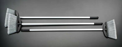 型番EA928AD-52 商品説明●材質…穂先：PET、台：ポリプロピレン、柄：アルミ●全長…1320mm●毛丈…115mm●幅…300mm●重量…470g●幅が広く、掃除がワイドに行えます。●入数…3本 ★注意事項★商品画像に複数商品が載...
