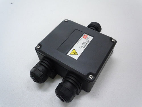 型番EA940CY-11B 商品説明●極数…11P●色…黒●定格容量…15A・300V●保護構造IP67適合●サイズ(W×D×H)…144×95×42mm ★注意事項★商品画像に複数商品が載っており、番号やアルファベットが記載されている商品...