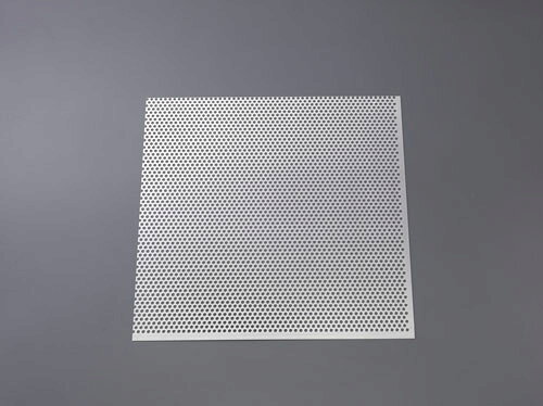 型番EA952B-314 商品説明●材質…アルミ鋼板●サイズ(mm)…500×1000●穴径…6mm●ピッチ…9mm●厚み(mm)…1.0 ★注意事項★商品画像に複数商品が載っており、番号やアルファベットが記載されている商品がございます。そ...