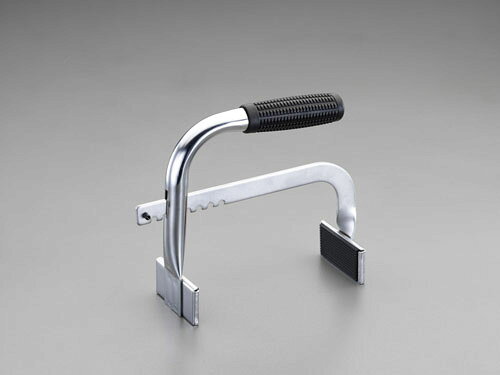 型番EA514BB-14 商品説明●適応バッテリーサイズ…110〜185mm●材質…スチール●重量…500g●本体サイズ…240×83×245mm●ゴムパット付き ★注意事項★商品画像に複数商品が載っており、番号やアルファベットが記載されて...
