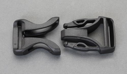型番EA628RB-320 商品説明●適用バンド幅…20mm●外寸サイズ(mm)…26×42●材質…ポリアセタール樹脂●サイドリリースタイプ ★注意事項★商品画像に複数商品が載っており、番号やアルファベットが記載されている商品がございます。...