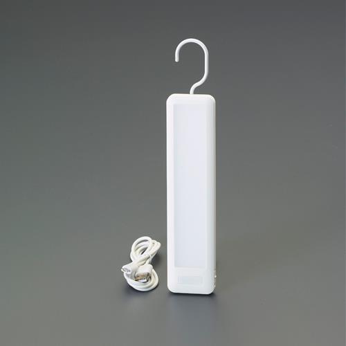 型番EA864CB-331 商品説明●電源…リチウムイオン電池(3.7V/1100mAh)●光源…高輝度電球色LED●検知方式…焦電型赤外線人感センサー●検知エリア…最大100°最遠3m(取付け高さ2m時)●点灯時間…センサーモード：60日...