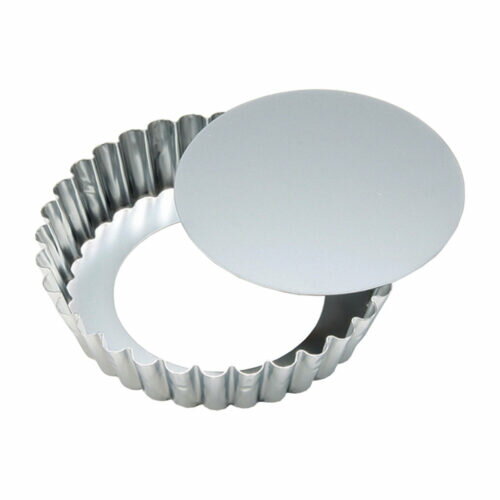 JAN4904940009979 商品説明●タルトやパイを焼く型です。●底抜けタイプは取り出しにとても便利なので、やわらかい生地にはぴったりです。 キャッチコピー●タルトやパイを焼く型です。