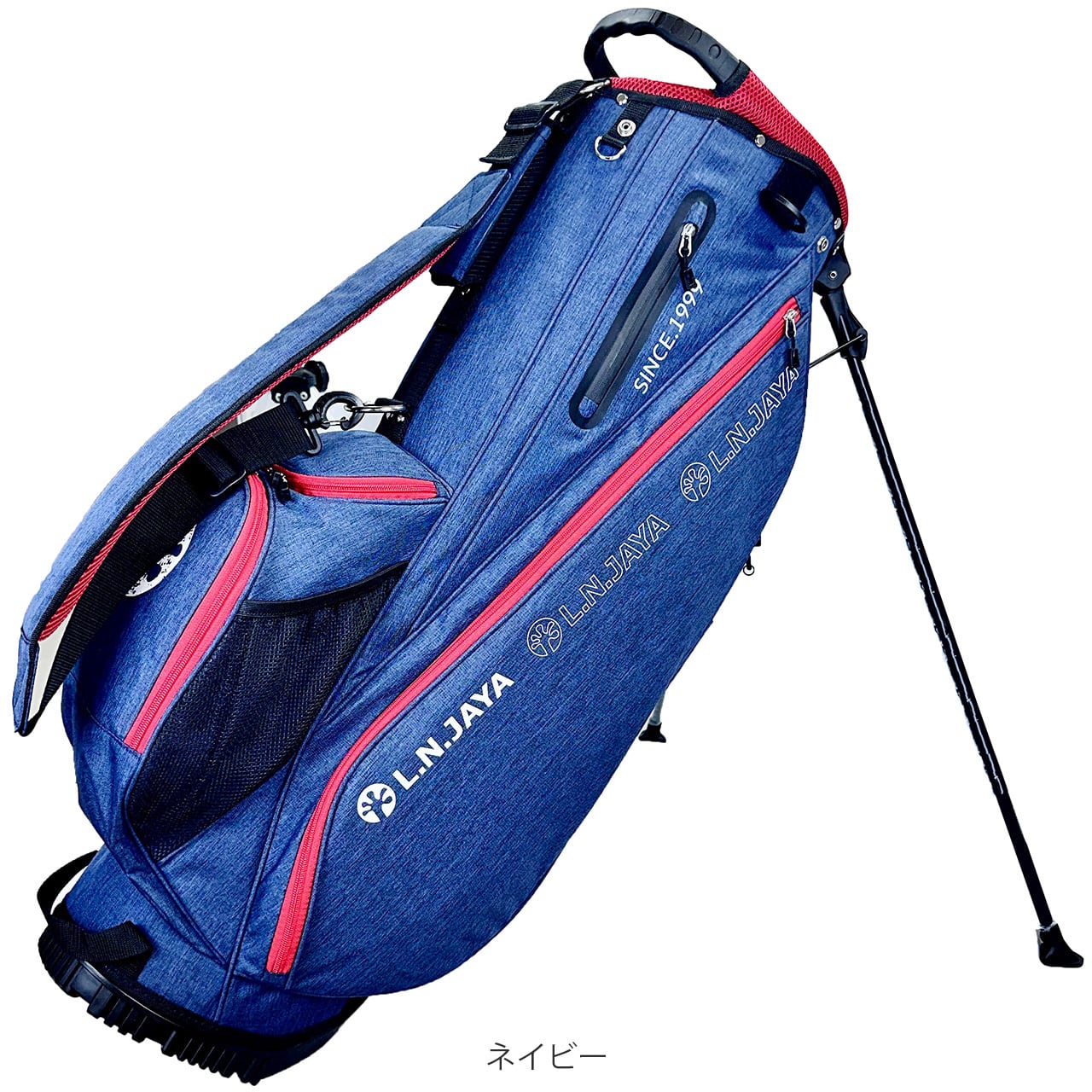 型番 LNCB-6412 商品説明 9.0型軽量スタンドバッグ。 重量2.4Kgの軽量タイプ。 口枠形状は6分割、2セパレーター構造。 7箇所にポケットがあり荷物の整理整頓が簡単です。 持ちやすい口枠ハンドル付き。 フード、ショルダーベルト...