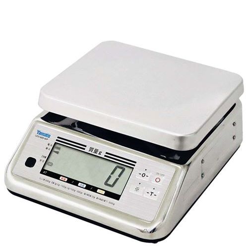 商品情報商品名：ヤマト防水型デジタル上皿はかり 検定付 UDS－600－WPK－15kg(県仕様)メーカー型番：1296490JANコード：4979916834817入り数：1サイズ(外形寸法mm)：外径：242×292サイズ(内形寸法mm...