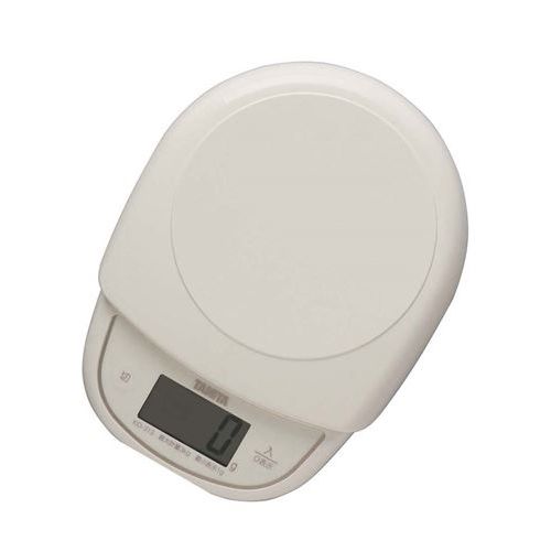商品情報商品名：タニタ デジタルクッキングスケール 3kg KD－313 アイボリーメーカー型番：3071920JANコード：4904785713703入り数：1サイズ(外寸mm)：153×205×H36(計量皿：φ120)サイズ(内寸mm...