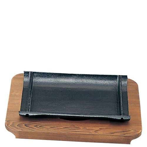 商品情報商品名：SN 鉄 和風ステーキ皿 焼杉 竹 21cmメーカー型番：5072700JANコード：4560378690976入り数：1サイズ(外寸mm)：210×156(木台：270×210)サイズ(内寸mm)：-重量：1100g材質：...