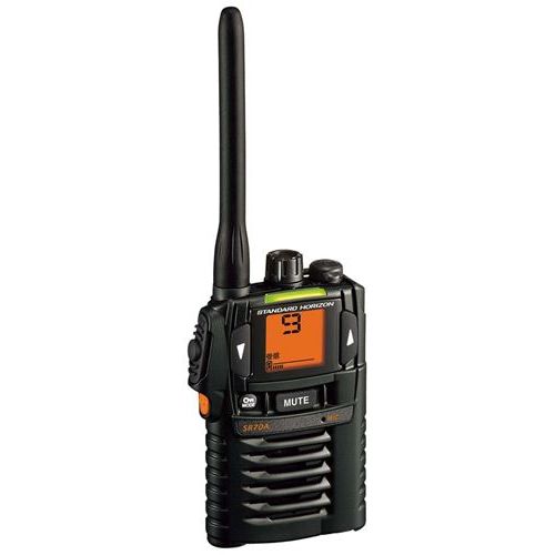 商品情報商品名：特定小電力トランシーバー SR70A ブラックメーカー型番：1539371JANコード：4909959150117入り数：1サイズ(外寸mm)：幅：57.0 高：88.0 奥行(アンテナ及び突起物含まず)：16.5サイズ(内...