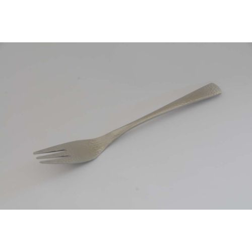 商品情報商品コード：aa1-7445000商品名：18-8 和味(凛)槌目入 デザートフォークメーカー：SUNAO寸法：長さ：190お届け数(合計)：1配送料について【ご注意】画面上の色はブラウザやご使用のパソコンの設定により実物と異なる場...