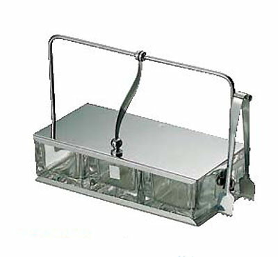 商品情報商品番号：1999200商品名：薬味入れ(ガラス中子付) No553 トング付EBMコード：1999200TKG商品コード：8-1942-1001メーカー：サイズ/内容量/重量：幅187×奥行80×H115その他：●3ヶ仕切●トング...