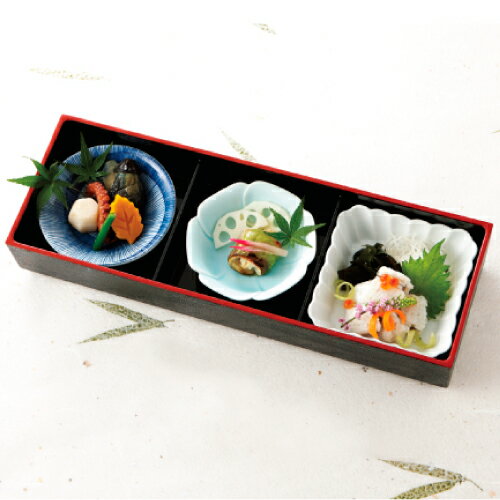 商品名：松花堂/風 三つ仕切り風セット寸法：高さ65mm×長径:375・短径:135mm送料区分：小物送料対象商品お届け数（合計）：1材質・素材：松花堂樹脂製、小鉢は陶器製商品コード：an1-s004635[特記事項]美濃焼商品コメント松花...
