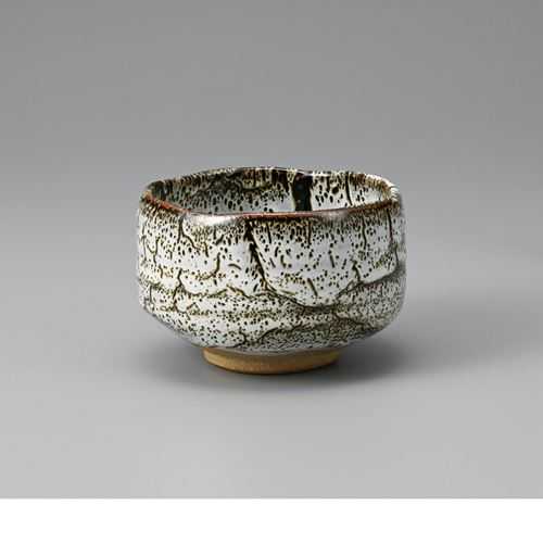 ■商品説明■商品名：天目白抹茶碗メーカー品番：377-159お届け数：1サイズ(cm)：口径12×8.3素材：陶器【配送料について】【ご注意】画面上の色はブラウザやご使用のパソコンの設定により実物と異なる場合があります。