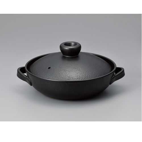 ■商品説明■商品名：黒モダン9号鍋メーカー品番：383-019お届け数：1サイズ(cm)：口径27×32×14.8(身8)(1800cc)素材：陶器【配送料について】【ご注意】画面上の色はブラウザやご使用のパソコンの設定により実物と異なる場...