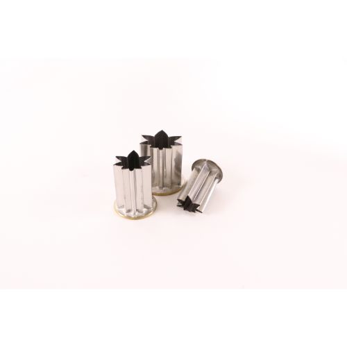 商品情報商品名：たかもりの厚口野菜抜 3PC 紅葉メーカー品番：074006JANコード：4949362074068規格:3PC材質:18-8ステンレス　渕:真鍮巻き生産地:日本商品特徴たかもりの厚口野菜抜渕：真鍮巻きたかもりブランド※力を...