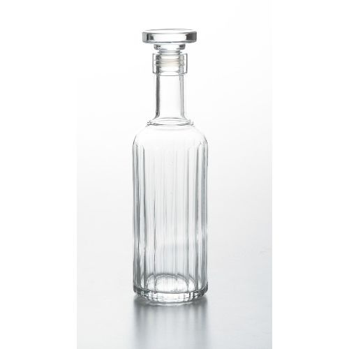 商品情報商品名：デカンタ蓋付 700ml Luigi Bormioli(ルイジ ボルミオリ)メーカー型番：LU32メーカー名：ヤマキイカイ寸法：径8.2x高さ28(cm)お届け数：4配送料について。【ご注意】画面上の色はブラウザやご使用のパ...