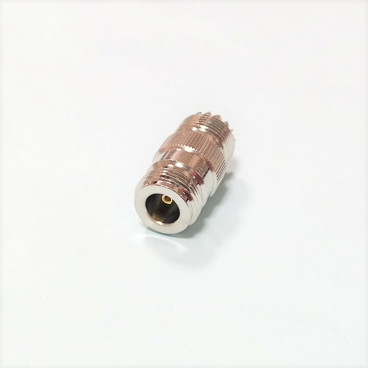 商品情報 商品説明 同軸変換コネクタ（同軸アダプタ） 製品：NJ-MJ 規格：Nメス-Mメス Mメス端子はスリット入りの新型タイプです。 旧型端子と互換性がありますので、安心してお使いいただけます。 形状：ストレート インピーダンス：50Ω...